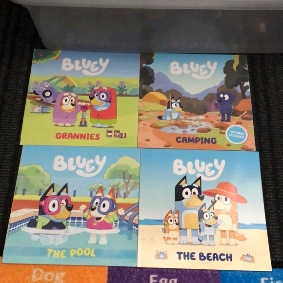 Bluey | Toys | Bluey Storybook Set Grannies Camping The Pool The Beach ...